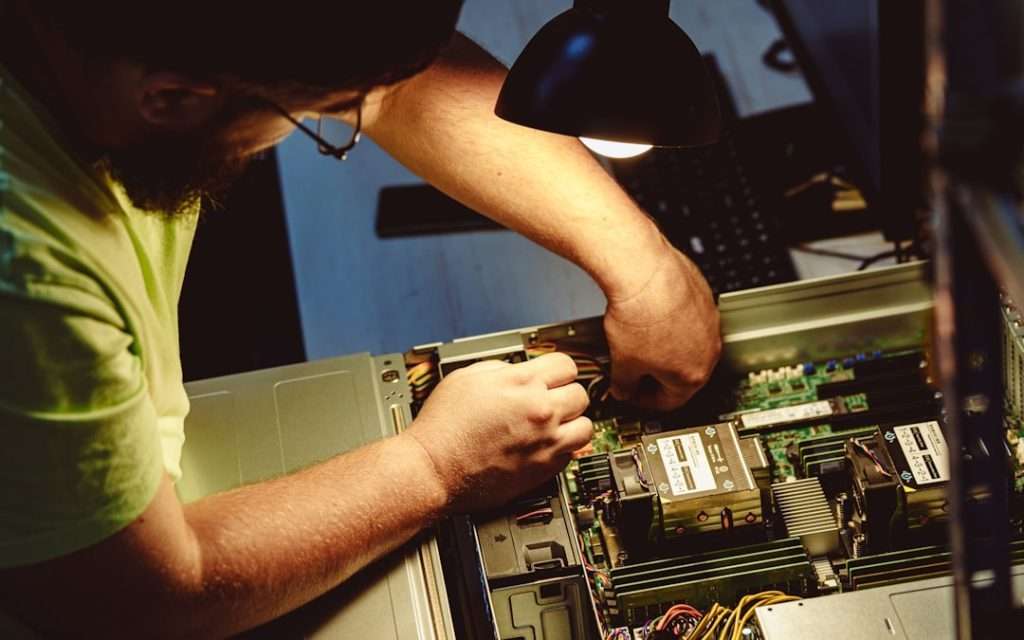 Motherboard red CPU light—causes & fixes - WP Pluginsify